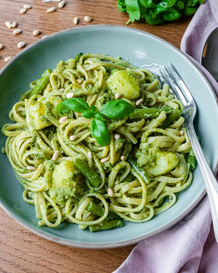 Trenette al Pesto (Vegan) - Six Hungry Feet