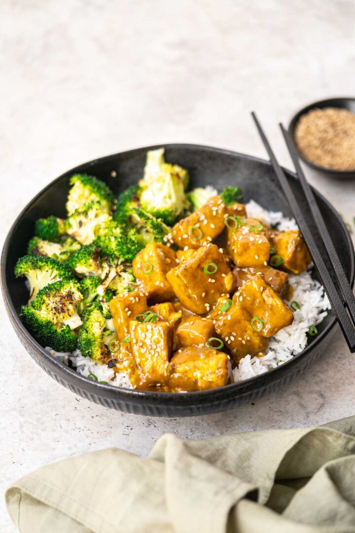 Crispy Orange Tofu Recipe - Six Hungry Feet